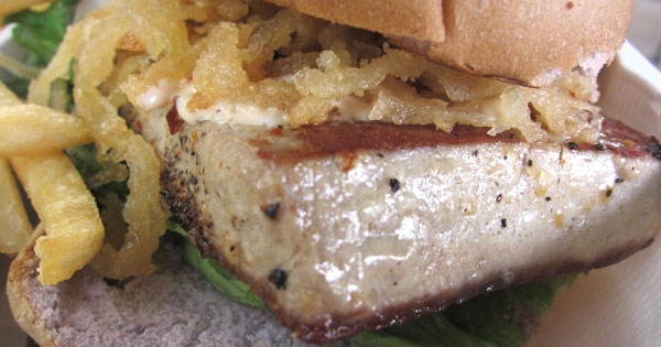 カカアコキッチン（ハワイ）｜おすすめメニュー・行き方（場所）